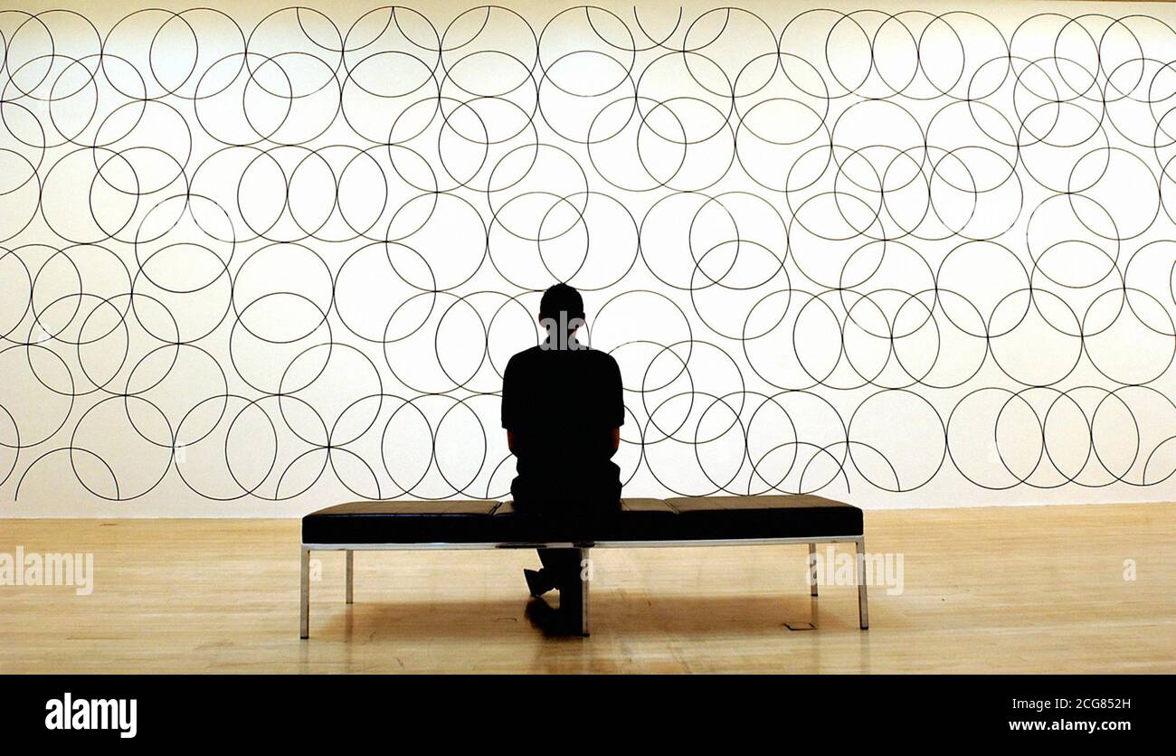 Bridget riley tate britain hi-res stock photography and images - Alamy