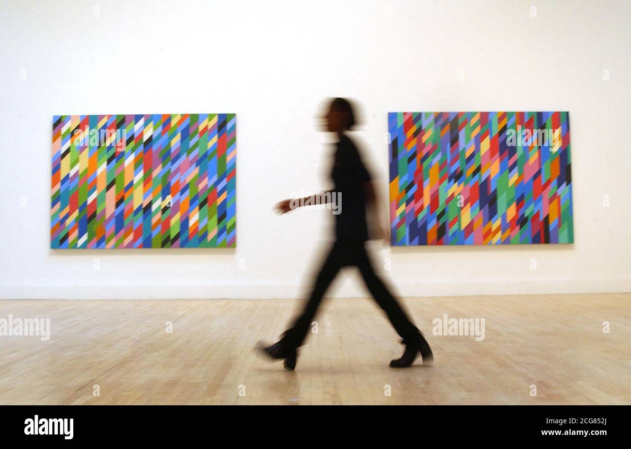 Bridget riley tate britain hi-res stock photography and images - Alamy