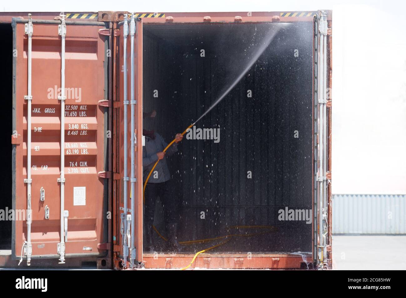 High pressure steam clean hi-res stock photography and images - Alamy