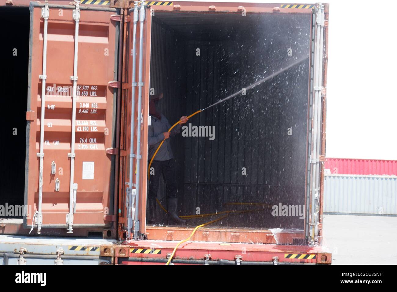 Clean the container With high water pressure To reuse Stock Photo - Alamy