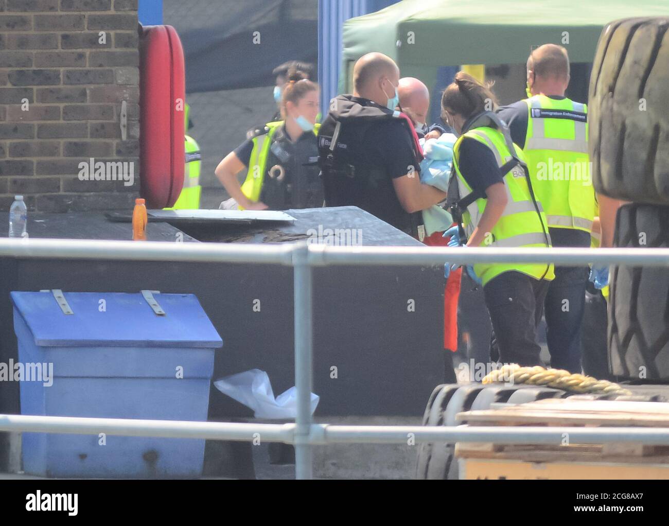 Border force uk officers hi-res stock photography and images - Alamy