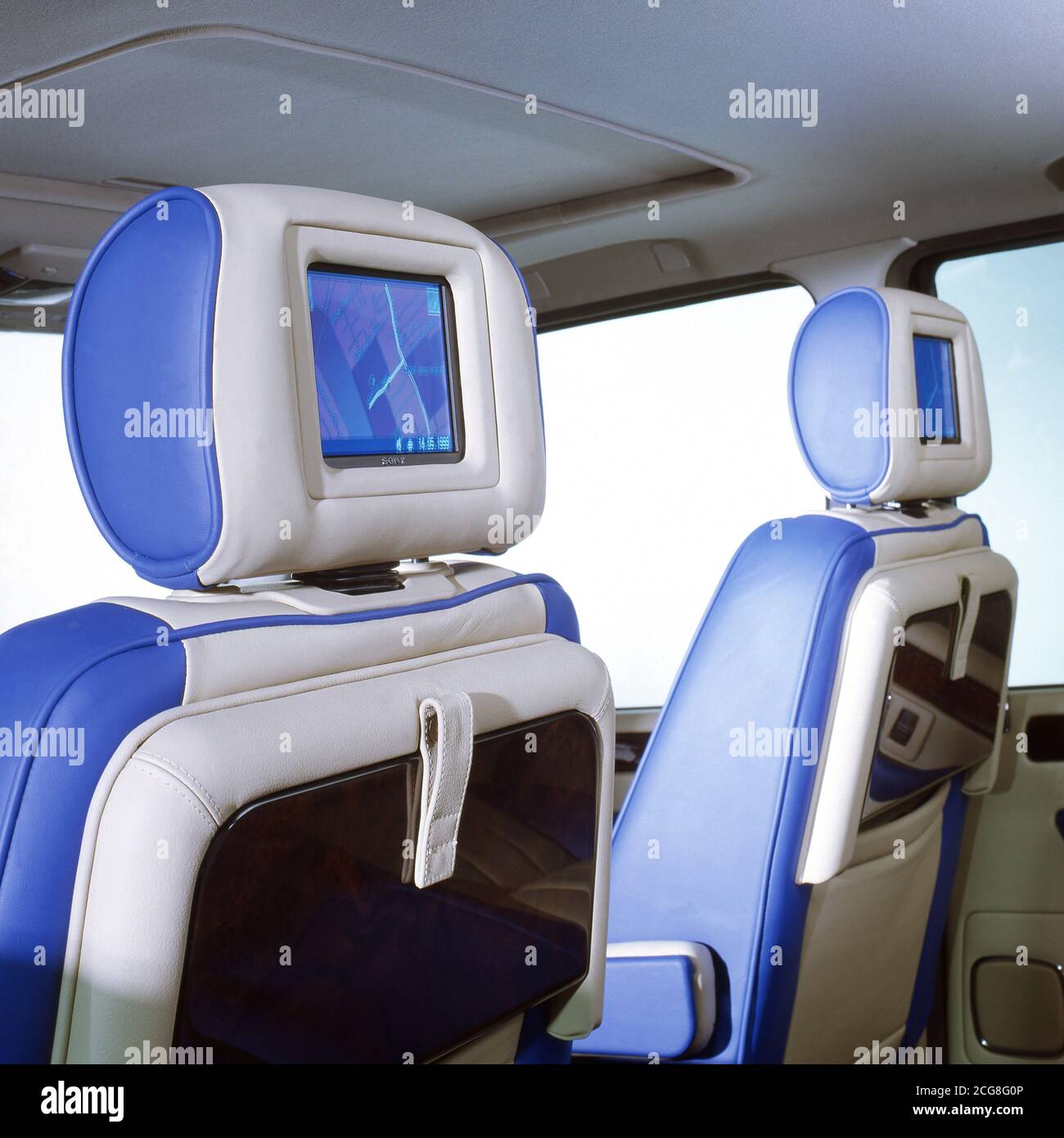 Interior of a 1999 Range Rover Autobiography Stock Photo - Alamy