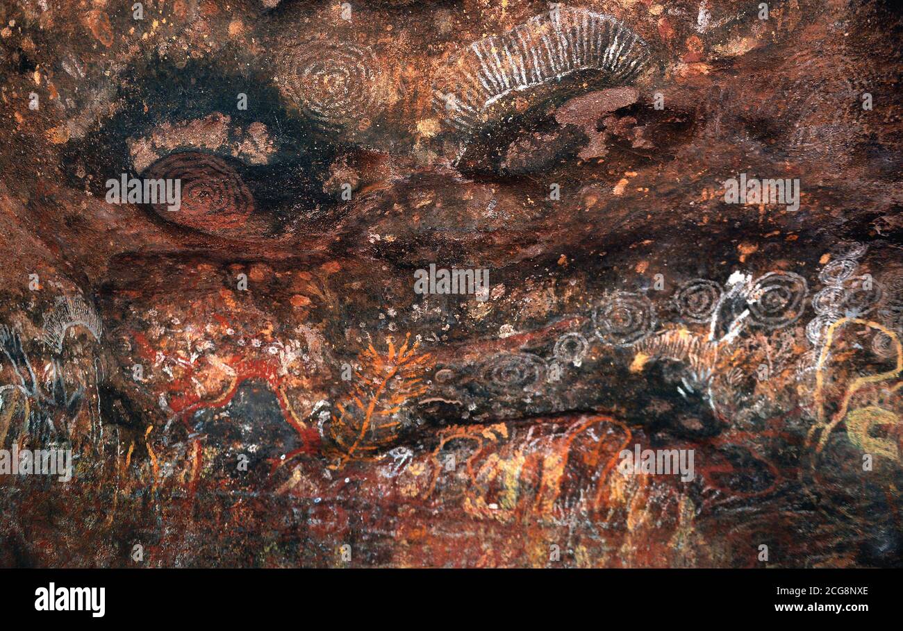 Cave paintings at Uluru (Ayer's Rock) in the Northern Territory ...
