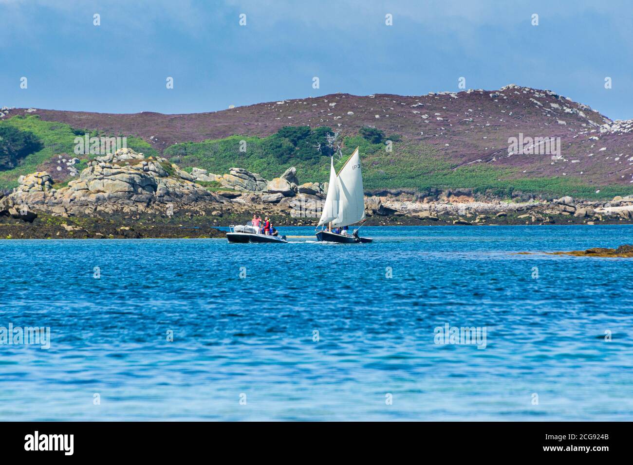 Boats between St Martin's and Tresco, Isles of Scilly Stock Photo - Alamy