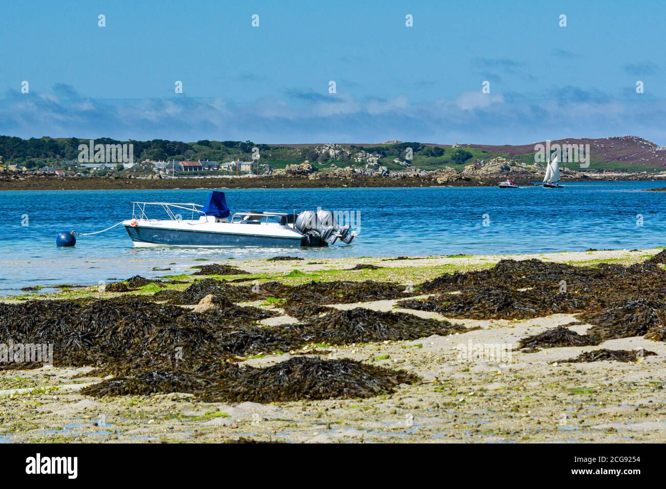 Boats between St Martin's and Tresco, Isles of Scilly Stock Photo - Alamy