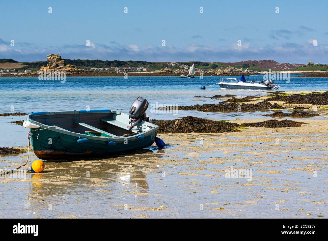 Boats between St Martin's and Tresco, Isles of Scilly Stock Photo - Alamy