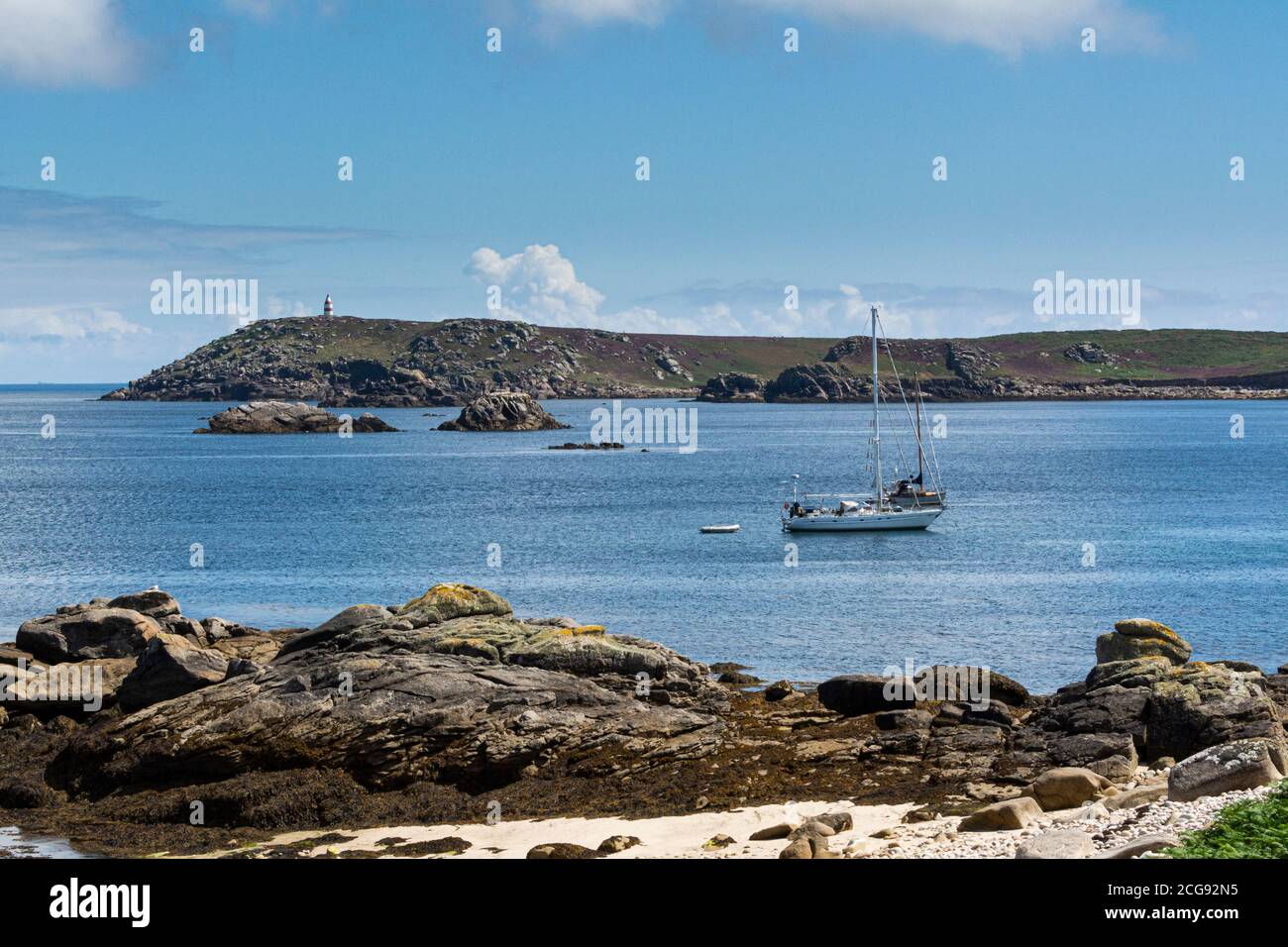 Boats at anchor in Little Bay & Great Bay, St Martin's, Isles of Scilly ...