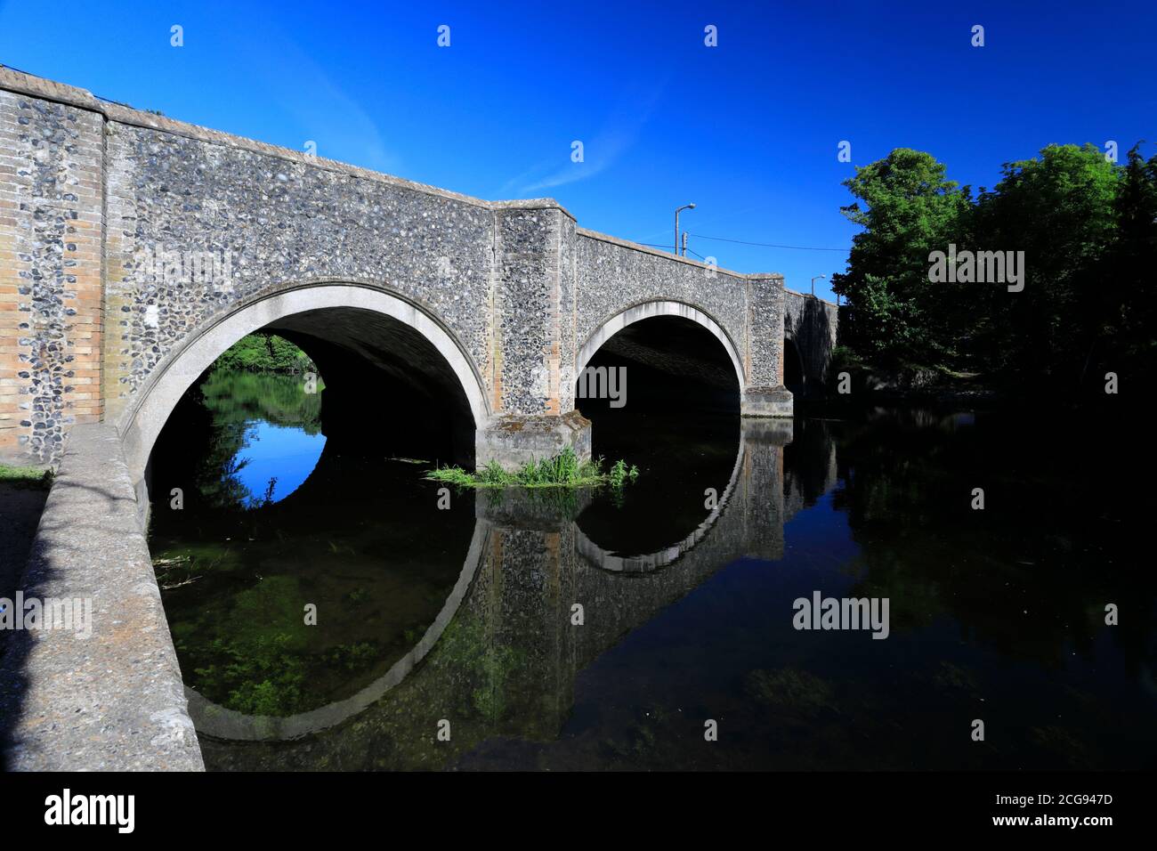 Summer view of the Little Ouse river bridge, Brandon town, Norfolk ...