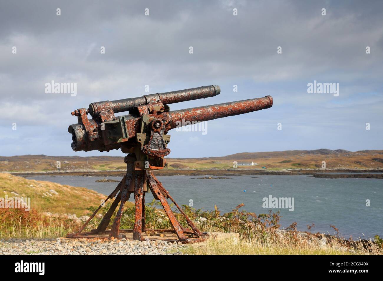 Ww2 gun hi-res stock photography and images - Alamy
