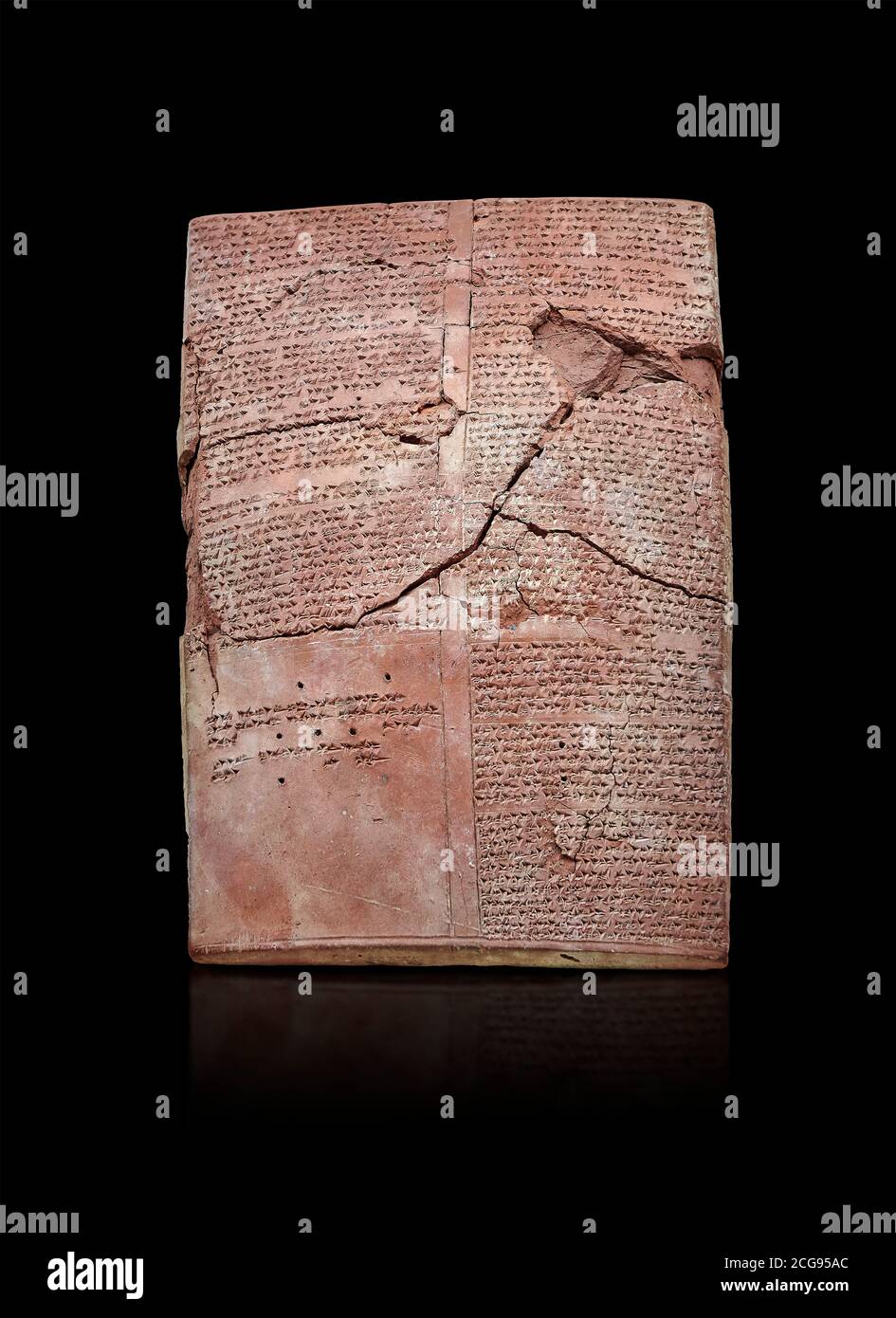 Cuneiform clay tablet hi-res stock photography and images - Alamy