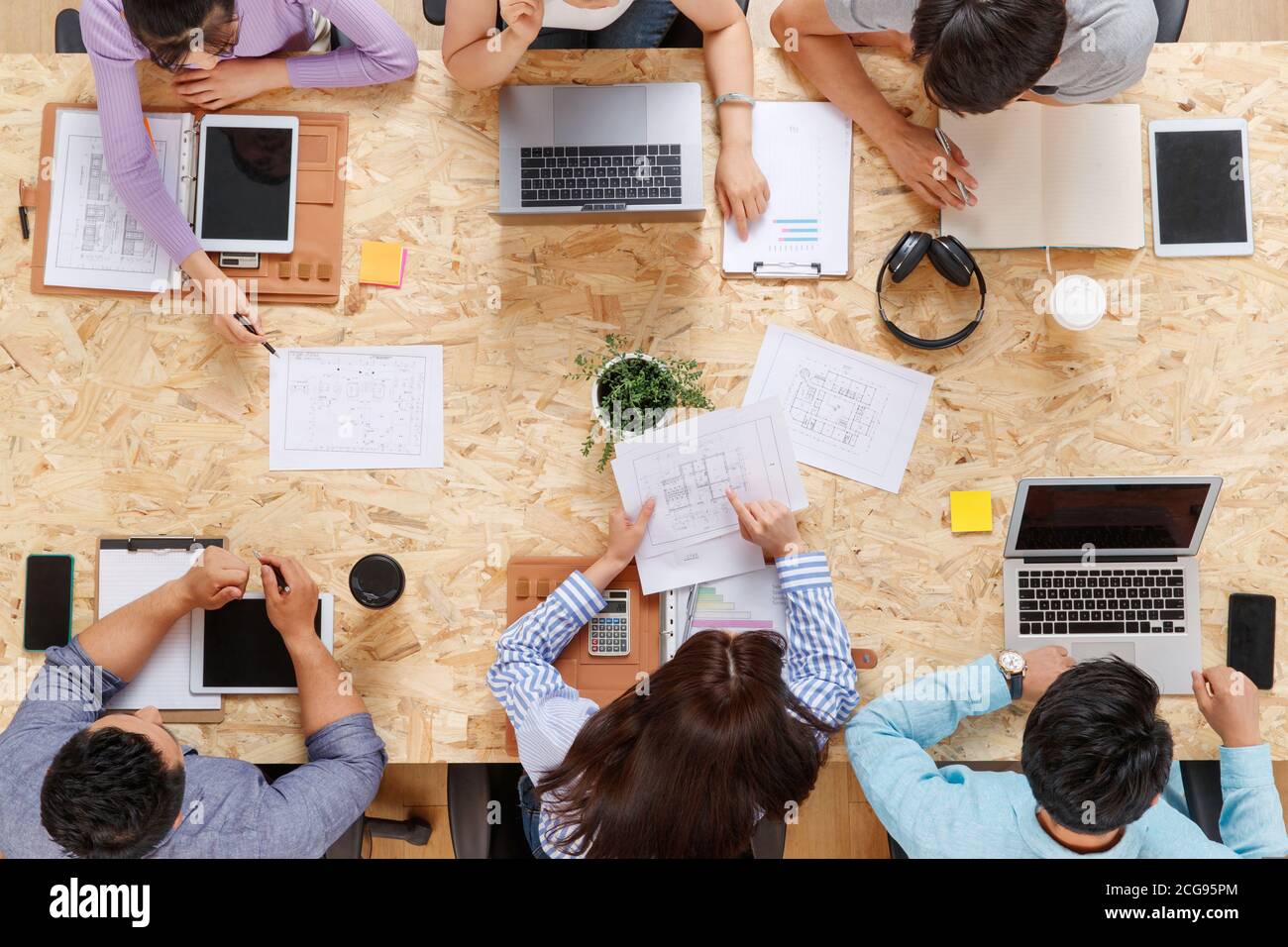 The office staff meeting in indoor Stock Photo - Alamy