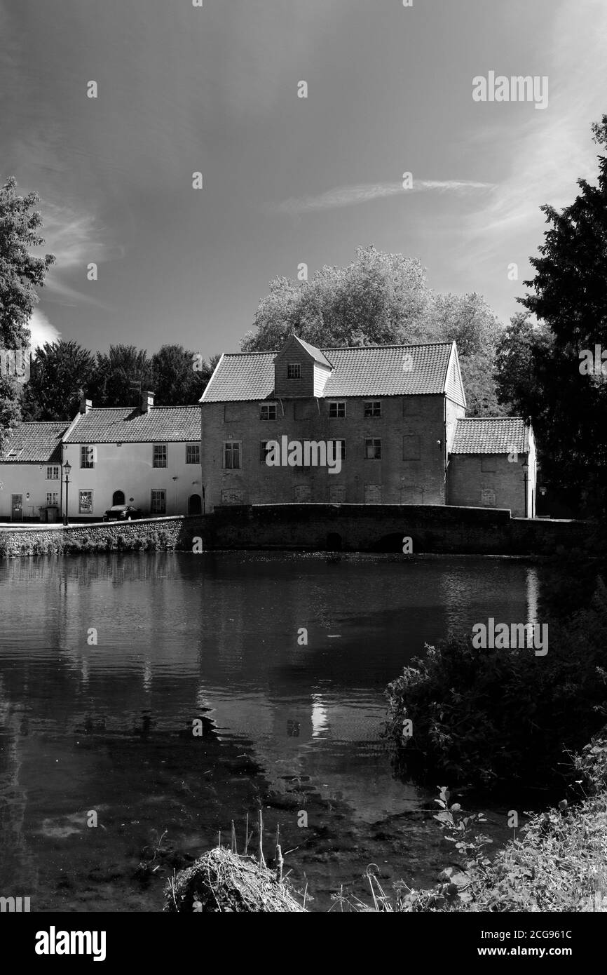 River edge view Black and White Stock Photos & Images - Alamy