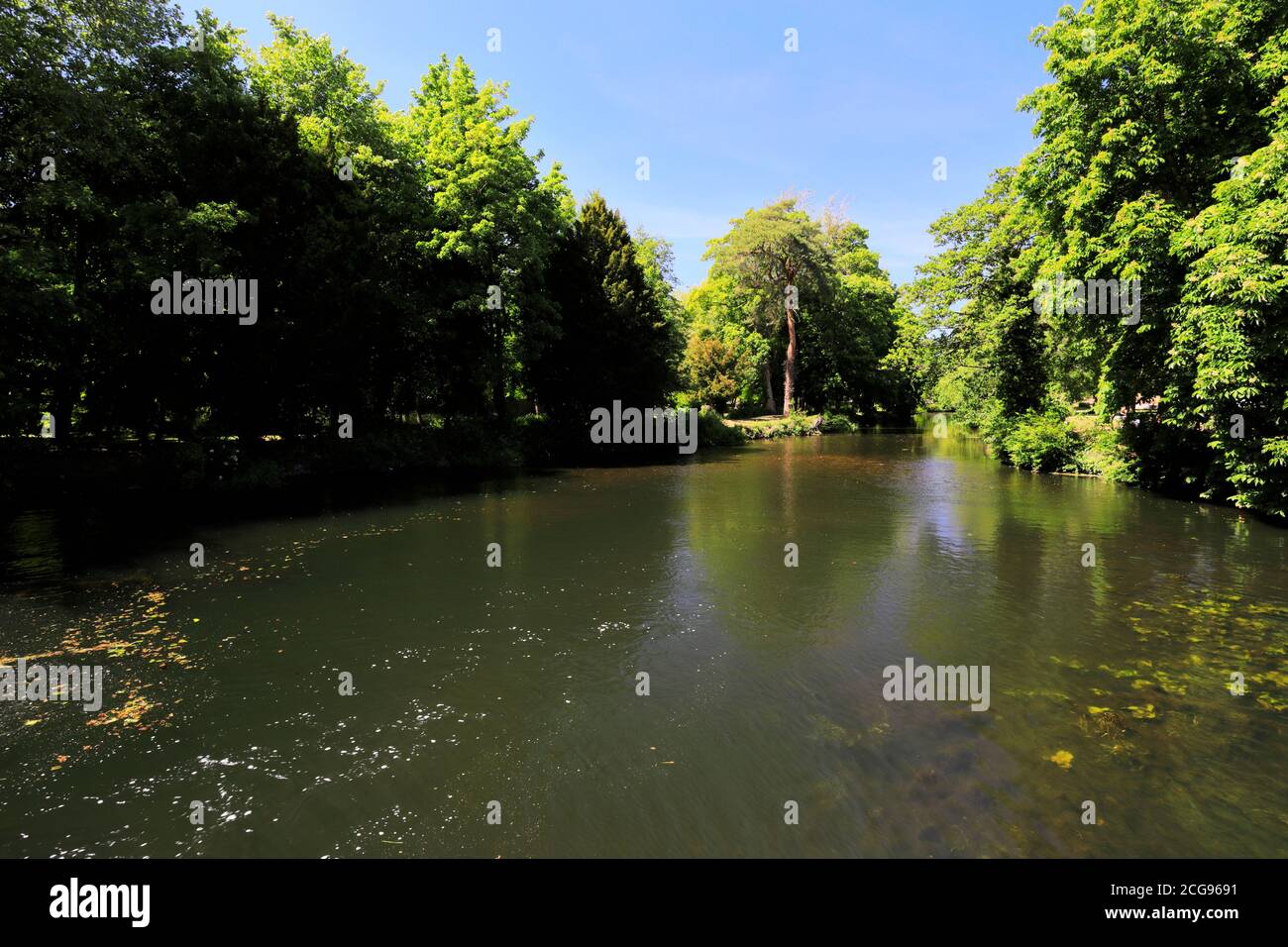 Summer view of Thetford Watermill, river Thet, Thetford Town, Norfolk ...