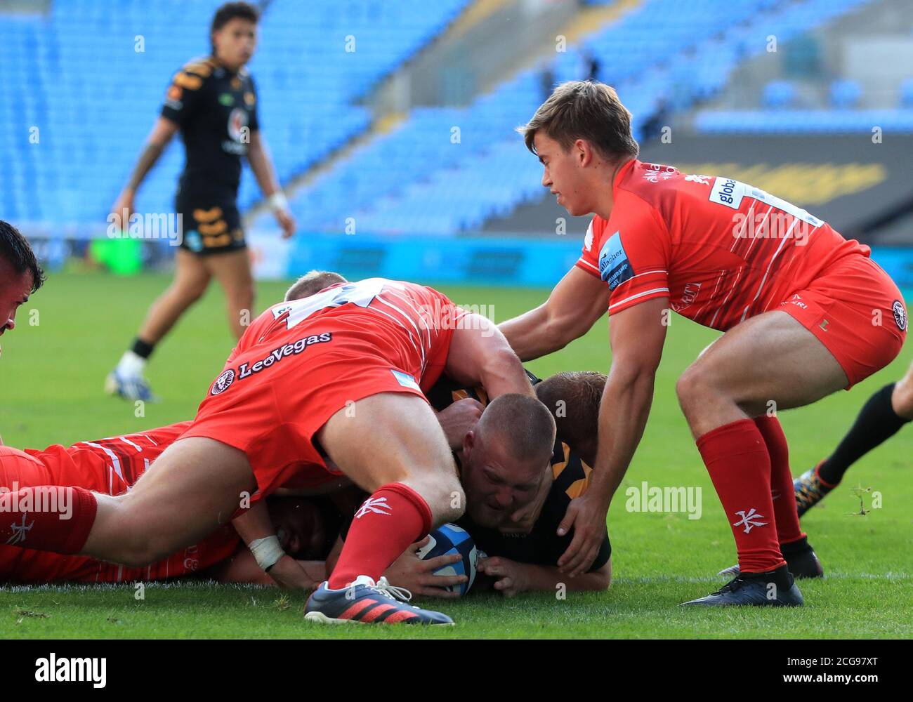 Wasps' Tom West scores his sides second try of the game during the ...