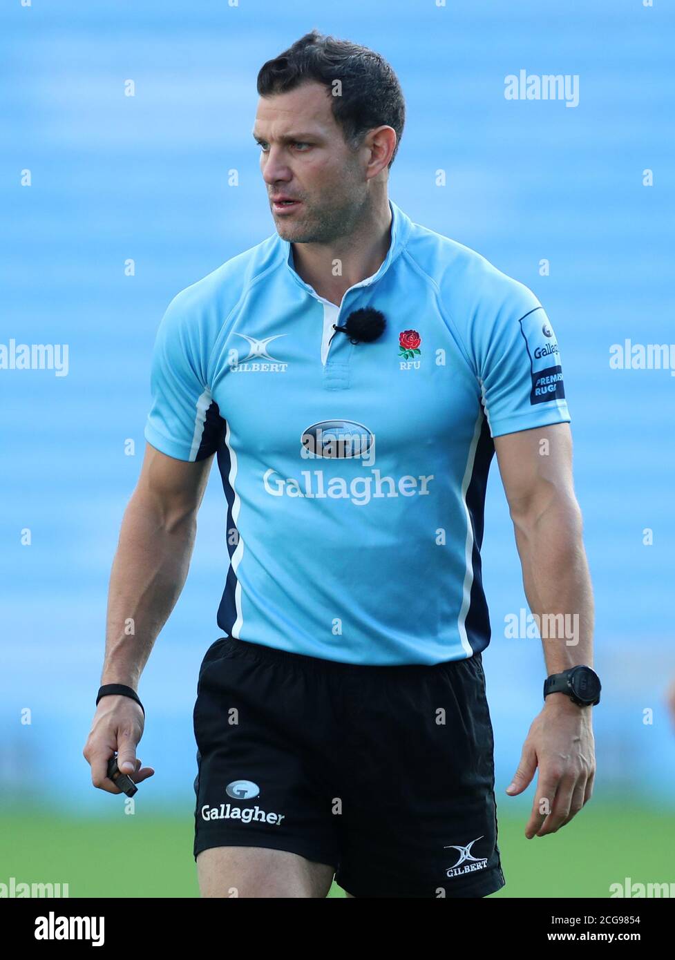 Referee karl dickson hi-res stock photography and images - Alamy