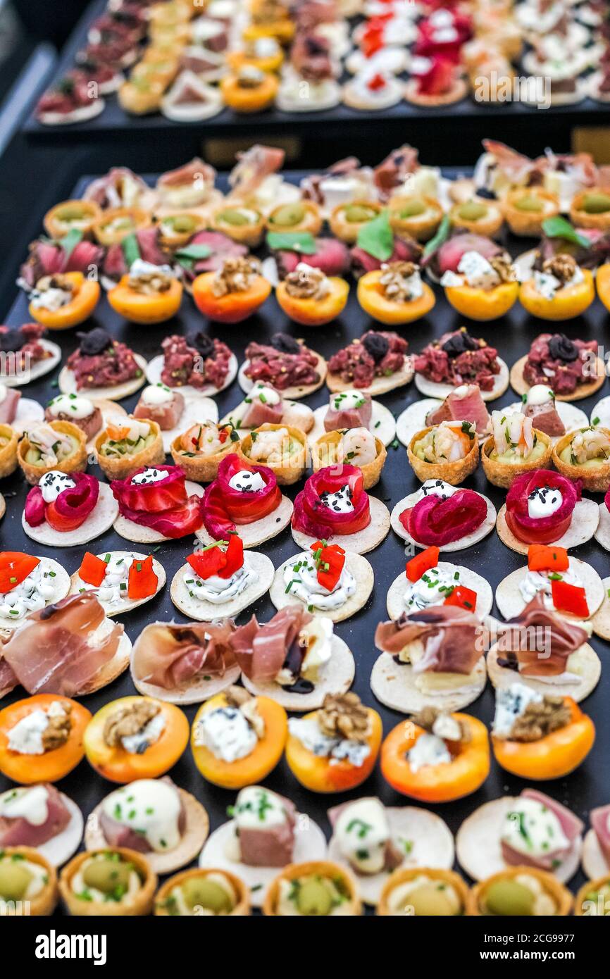Elegant luxury party hi-res stock photography and images - Alamy