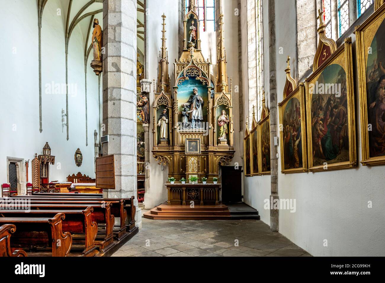 Side altar hi-res stock photography and images - Alamy