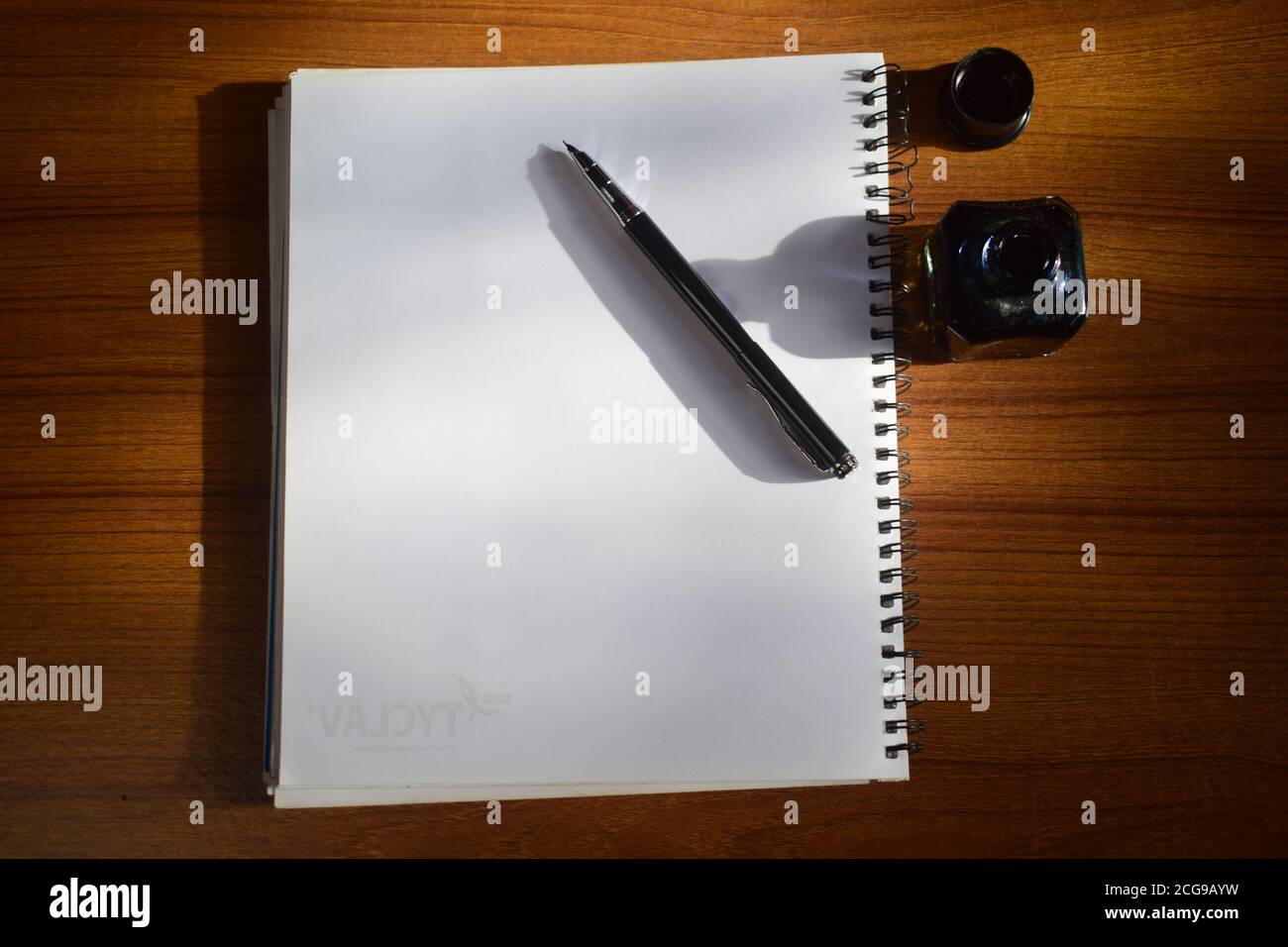 Note memo objects art hi-res stock photography and images - Alamy