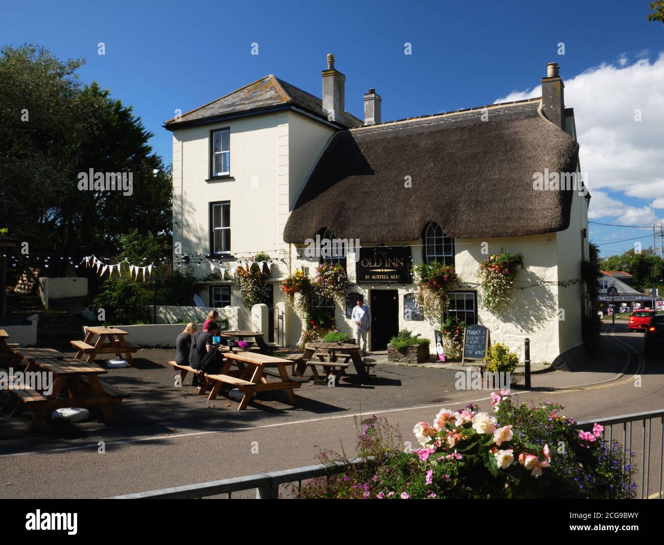 Very old inn hi-res stock photography and images - Alamy