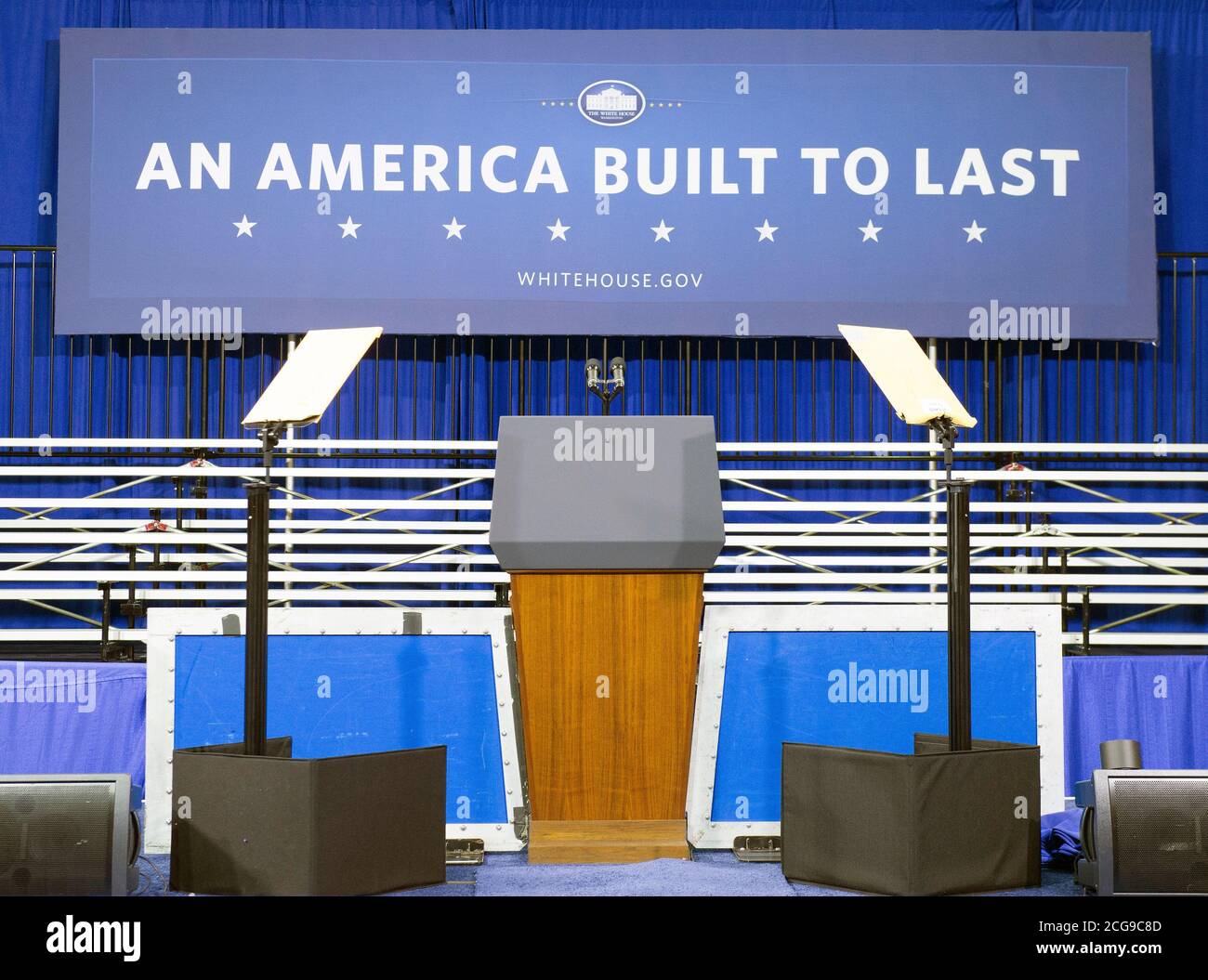 President podium empty hi-res stock photography and images - Alamy