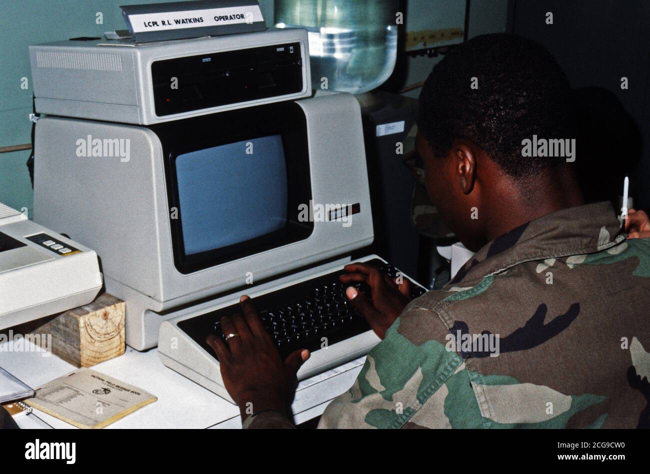 1980s computer terminal hi-res stock photography and images - Alamy