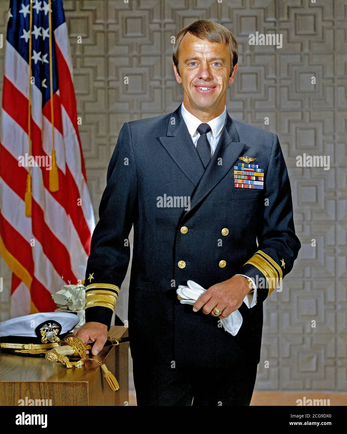 Alan shepard portrait military uniform hi-res stock photography and ...