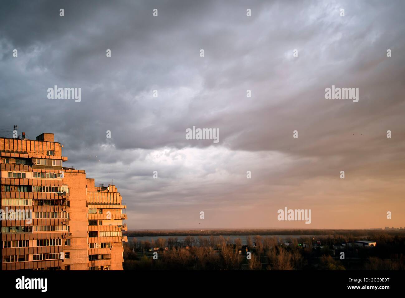 Strong morning sun hi-res stock photography and images - Alamy