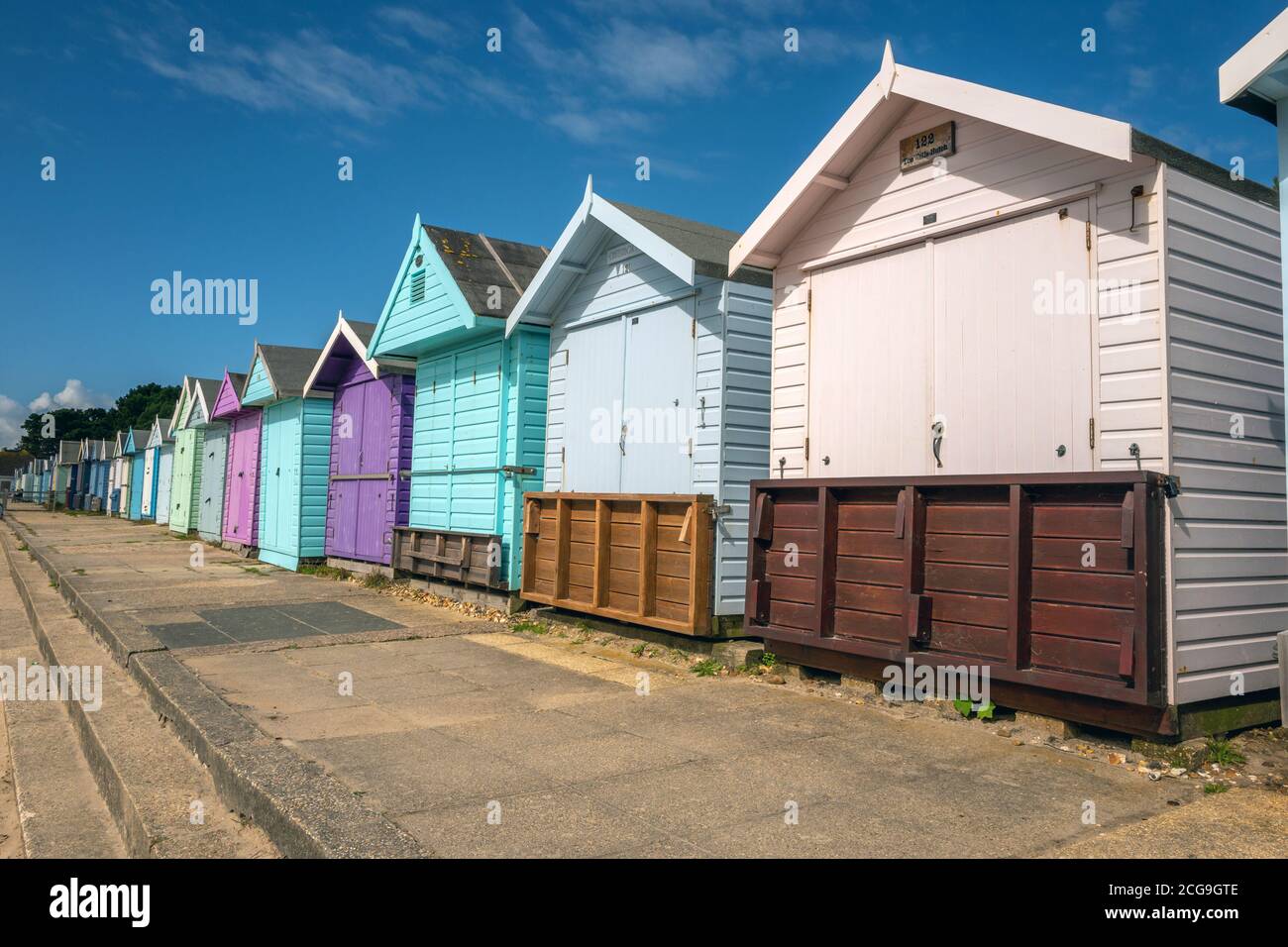 Beach huts in Highcliffe and Mudeford in the New Forest Stock Photo - Alamy