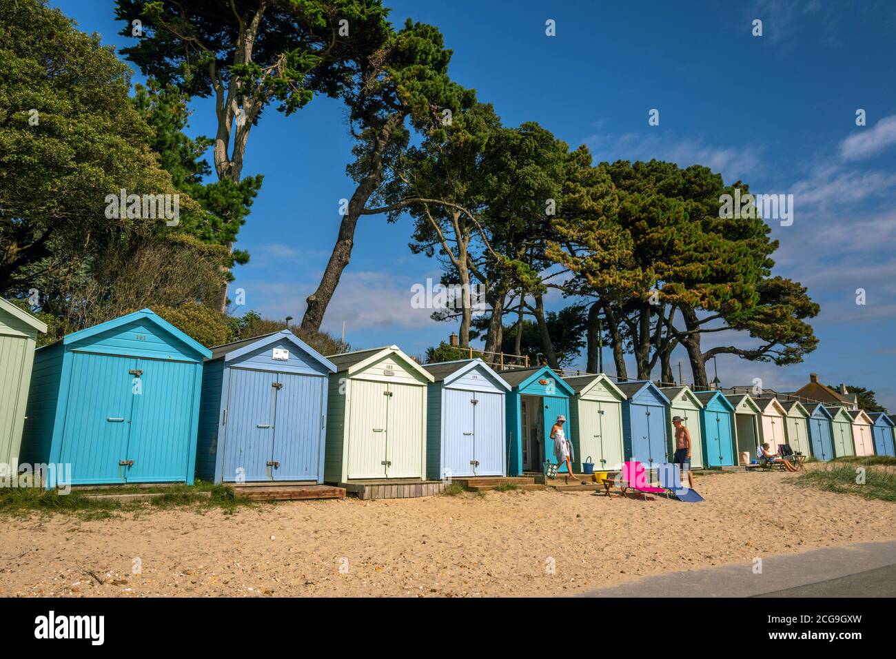 New forest highcliffe beach hi-res stock photography and images - Alamy