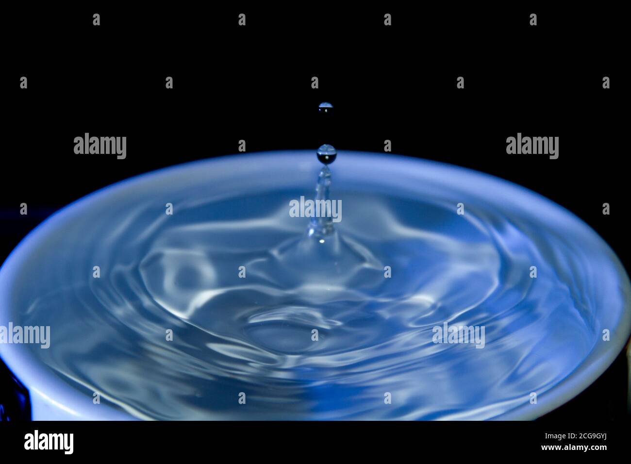 Full cup of water hi-res stock photography and images - Alamy