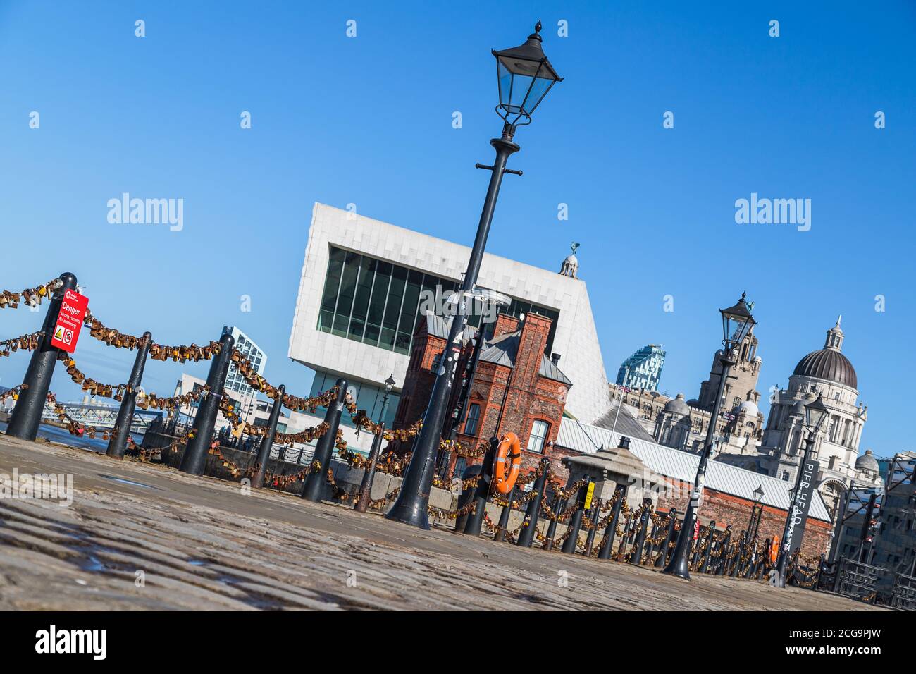 World famous skyline hi-res stock photography and images - Alamy