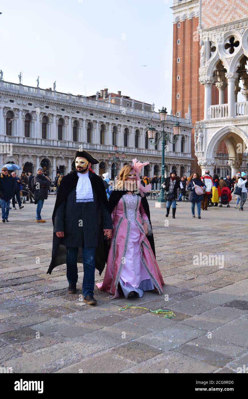 Venetian mask male masquerade mask hi-res stock photography and images ...