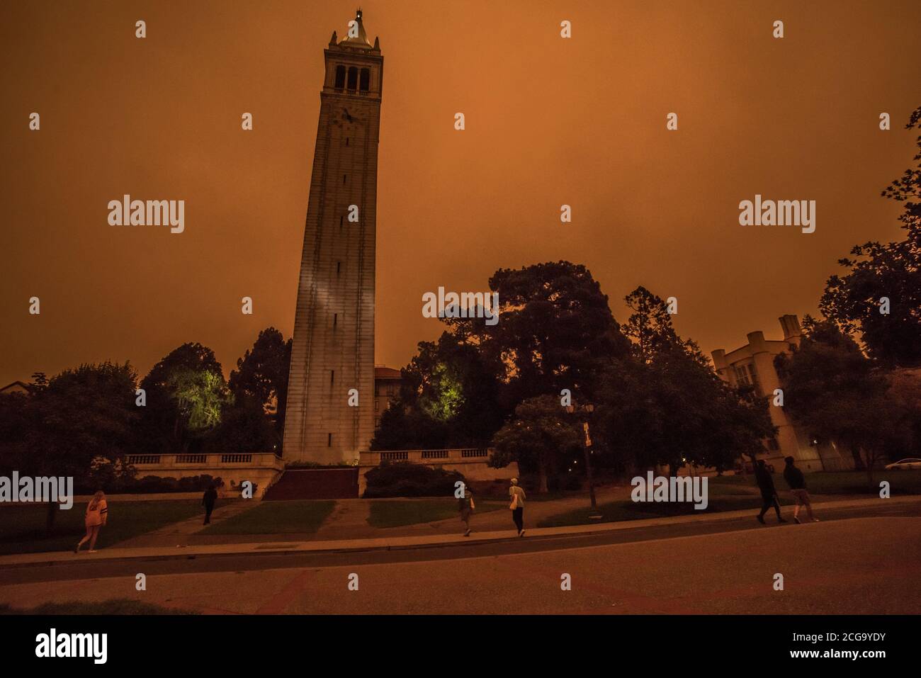 The Campanile clock tower on the campus of UC Berkeley, taken at 10 AM ...