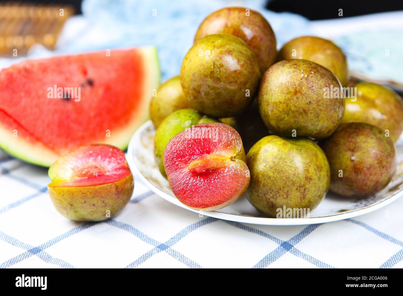 Watermelon plain background hi-res stock photography and images - Alamy