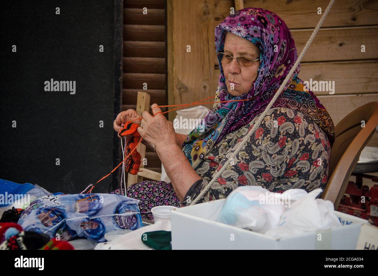 Turkish woman knitting Stock Photo - Alamy