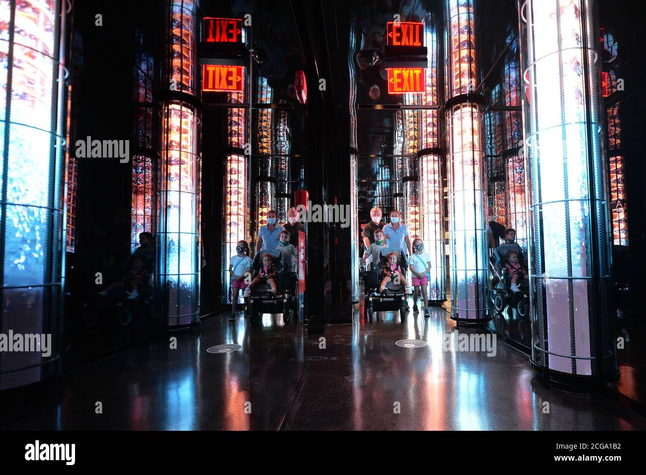 Glassfloor hi-res stock photography and images - Alamy