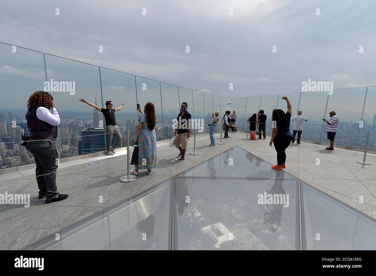 Feet on glass floor high hi-res stock photography and images - Alamy