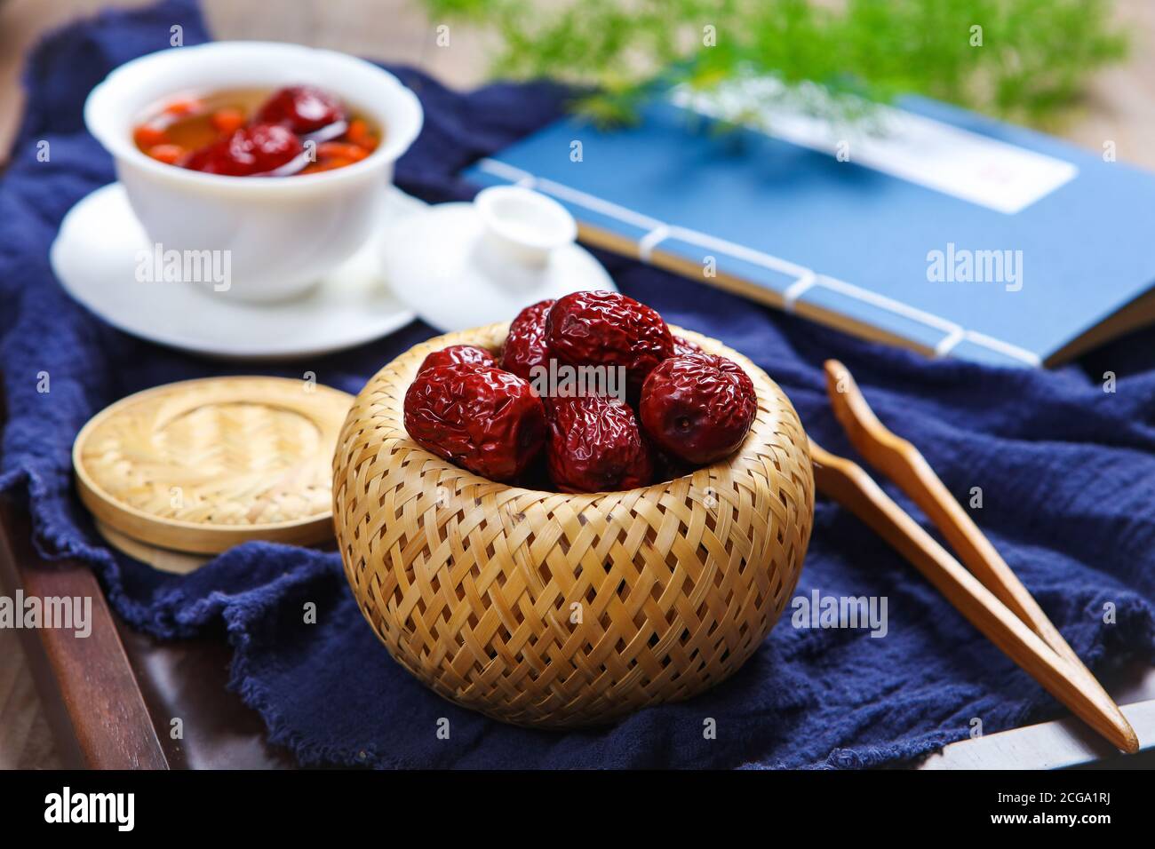 Red medlar hi-res stock photography and images - Alamy