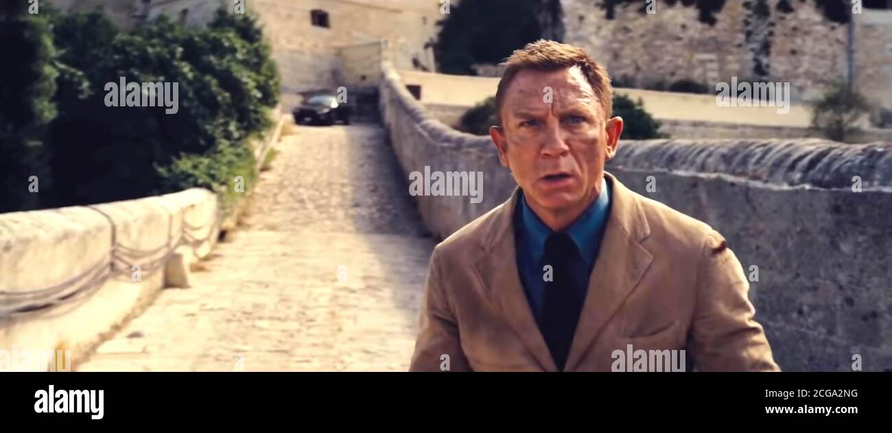James bond no time to die film still hi-res stock photography and ...