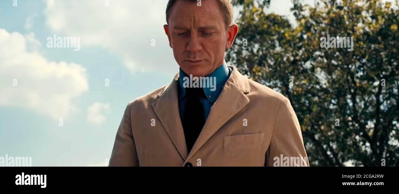 James bond no time to die film still hi-res stock photography and ...