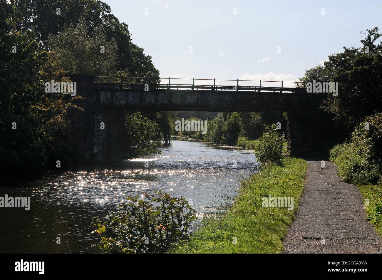 Sunny September morning on the Leeds/Liverpool canal in Maghull, Sefton ...