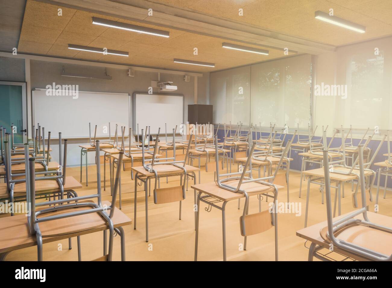 Primary school class empty hi-res stock photography and images - Alamy