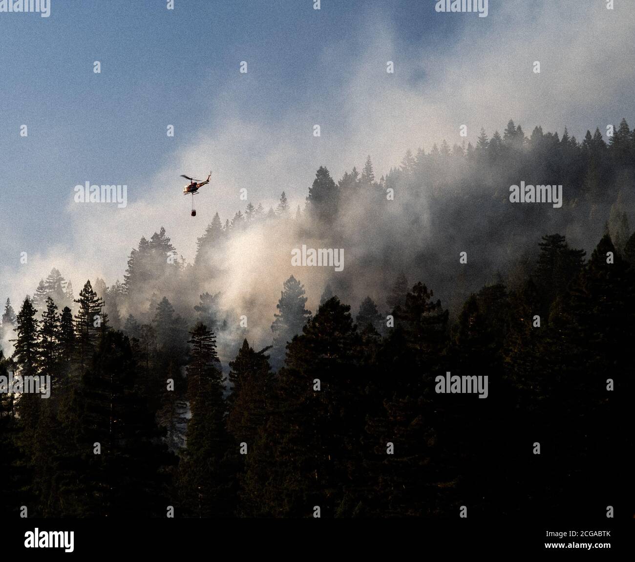 Forest fire california helicopter hi-res stock photography and images ...