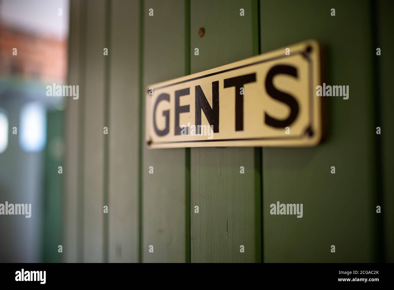 Gents toilet hi-res stock photography and images - Alamy