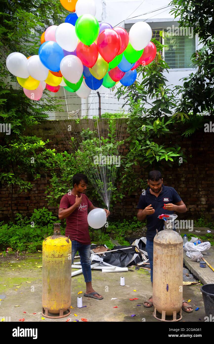 Balloon stuck tree hi-res stock photography and images - Alamy
