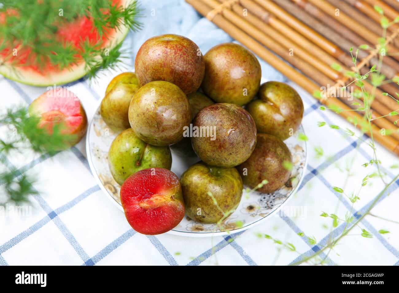 Watermelon plain background hi-res stock photography and images - Alamy