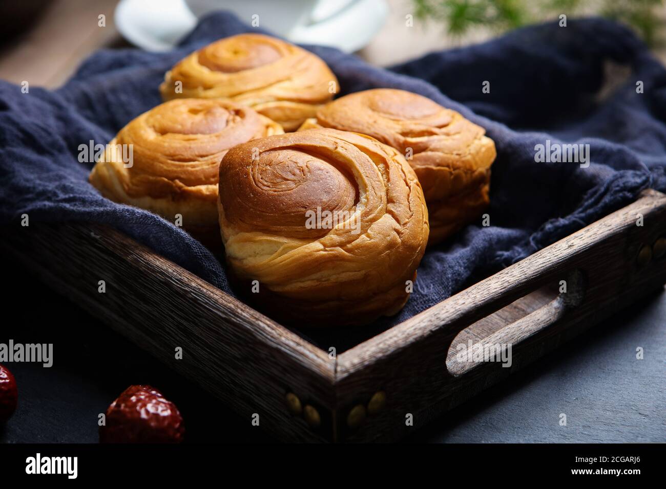 Hand tear hi-res stock photography and images - Alamy