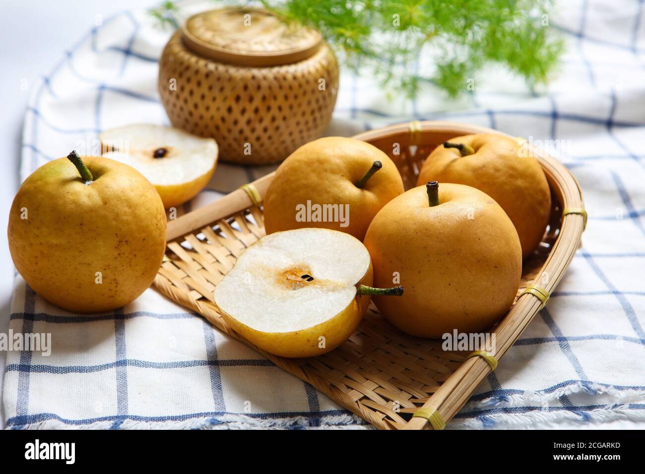 Ample flow pear hi-res stock photography and images - Alamy