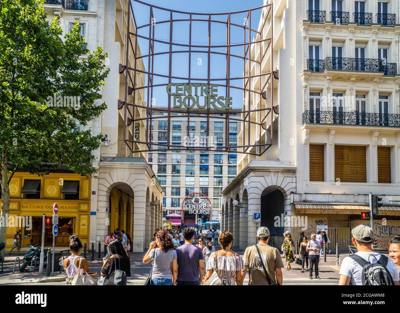 Marseille shopping hi-res stock photography and images - Alamy