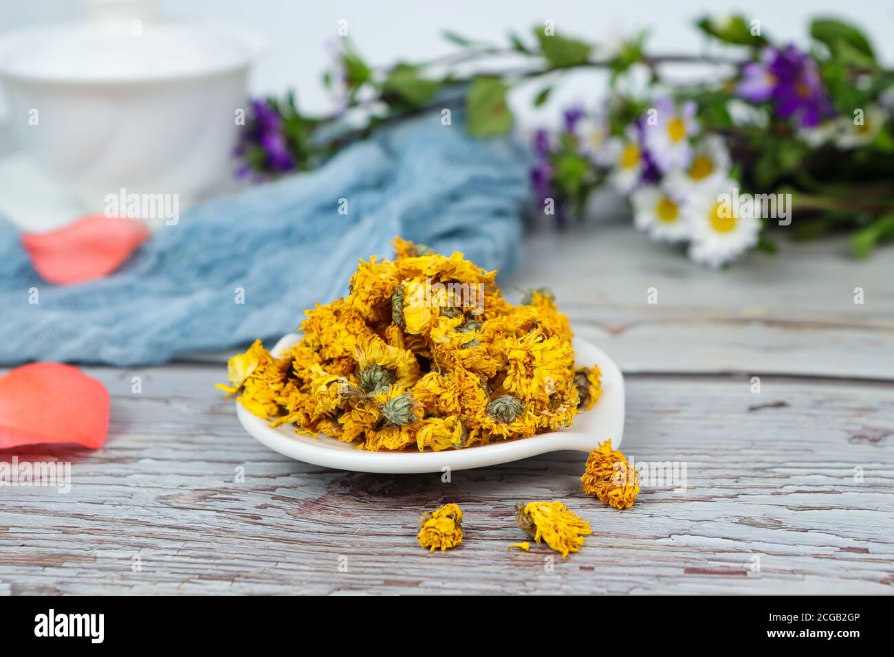 Chinese chrysanthemum tea hi-res stock photography and images - Alamy
